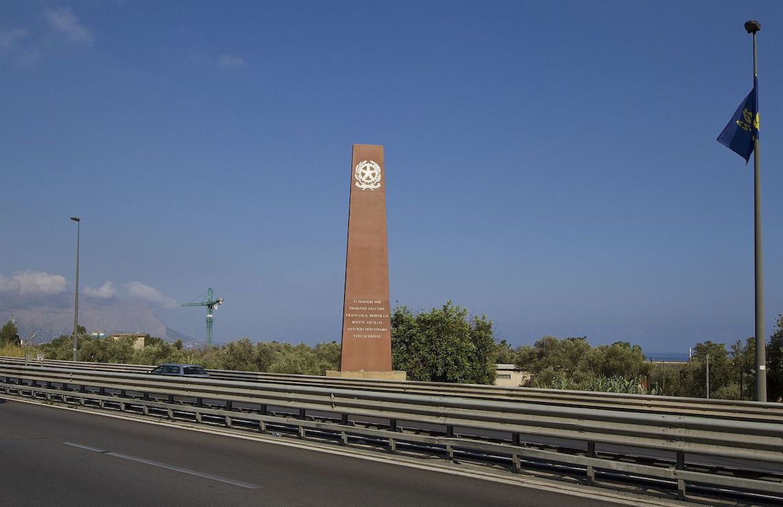 Chi era Giovanni Falcone e la storia della strage di Capaci | LifeGate