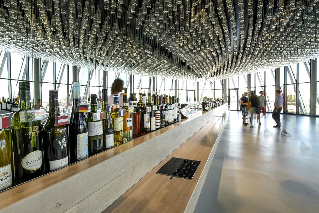 Bordeaux, alla scoperta del mondo del vino alla Cité du vin | LifeGate